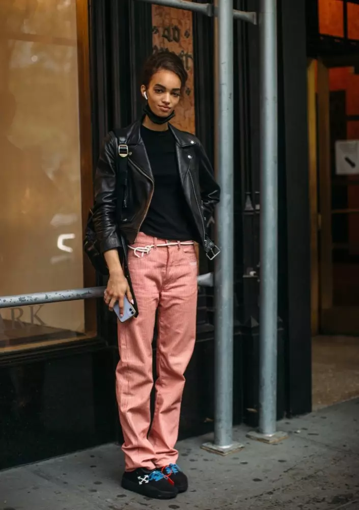 Street Style: New York Fashion Week spomladi 2022 194_80