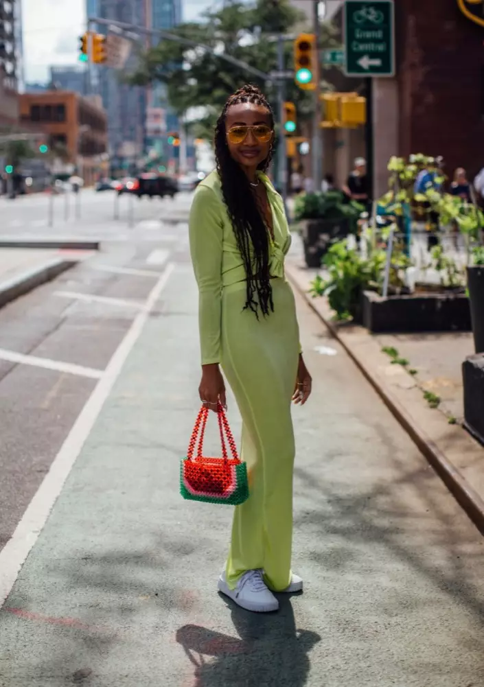 Street Style: New York Fashion Week Prentan 2022 194_82