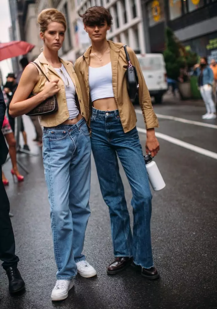 Street Style: Седмица на модата в Ню Йорк пролет 2022 194_84