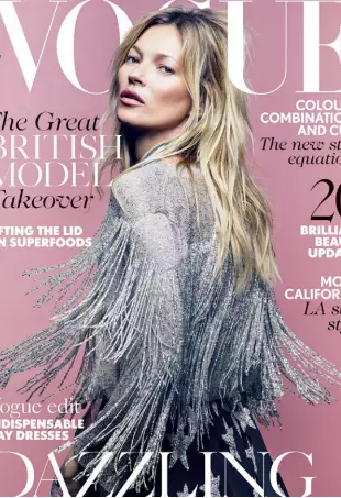 Kate Moss သည် ၃၅ ကြိမ်မြောက် ဗြိတိသျှ Vogue ၏ ကာဗာတွင် ပေါ်လာပြီး Topshop အတွက် သူမ၏ Collection အသစ်ကို ထုတ်ဖော်ပြသခဲ့သည်။