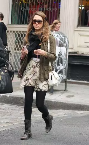 Jessica Alba ute och rörde sig i New York City maj 2012