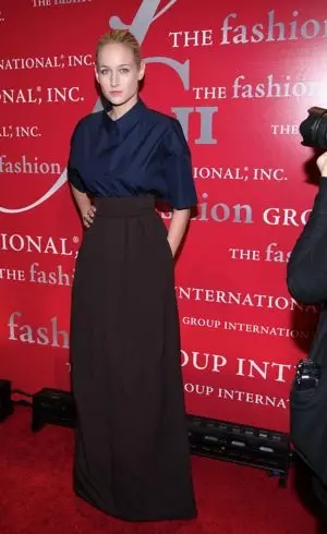 Leelee Sobieski Fashion Group International 28-yillik Yulduzlar kechasi Nyu-York, 2011 yil oktyabr