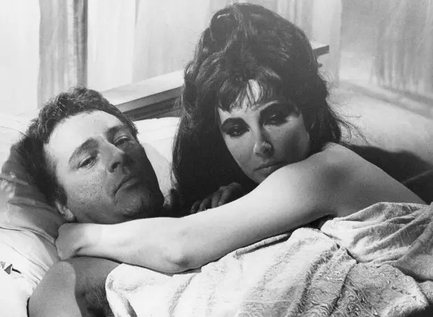 Liz Taylor a Richard Burton vo filme Kleopatra