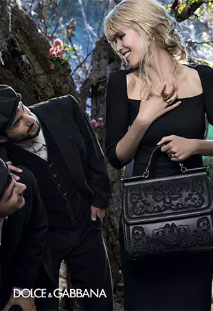 Dolce & Gabbana Бизнес реклама кампаниясе өчен Клаудия Шифферны кире кайтара