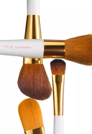Isaac Mizrahi lançará cosméticos coloridos e cuidados com a pele