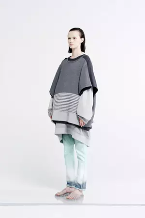 Talia Shuvalov: Zoznámte sa s dizajnérom vyškoleným v Sydney, ktorý prináša revolúciu v sivej marleovej pletenine 2102_2