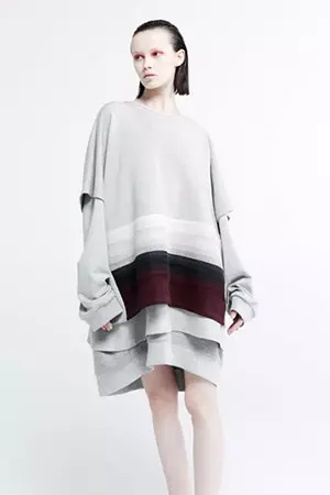 Talia Shuvalov: Renkontu la Sidnejan Trejnitan Dezajniston Revolucianta Grizan Marle Knitwear 2102_3