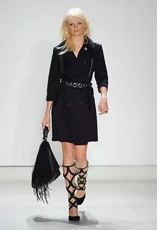 Rebecca Minkoff n ṣaajo si Awọn alabara Pẹlu Awọn iṣafihan #NYFW Shoppable