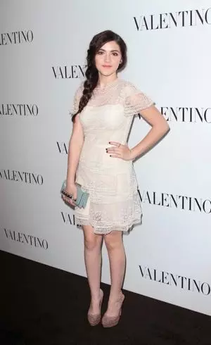 Isabelle Fuhrman The Valentino Rodeo Drive Flagship toko muka Los Angeles Maret 2012