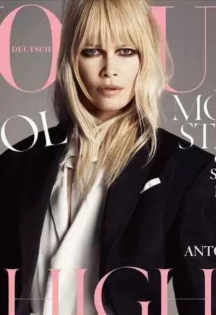 Claudia Schiffer, Vogue Almanya'nın Nisan Sayısının Kapağında Her zamankinden daha iyi görünüyor (Forum Buzz)