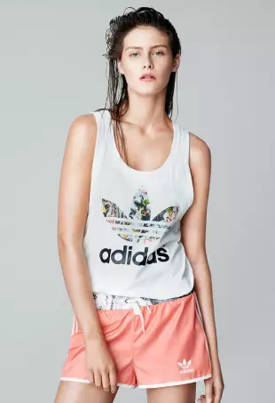 Topshop x Adidas Originals Mencerahkan Kit Gim Anda