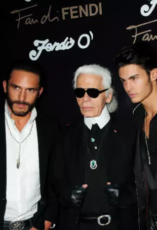 Ihe kpatara 5 kpatara o ji dị egwu ịnọ na nbata Karl Lagerfeld