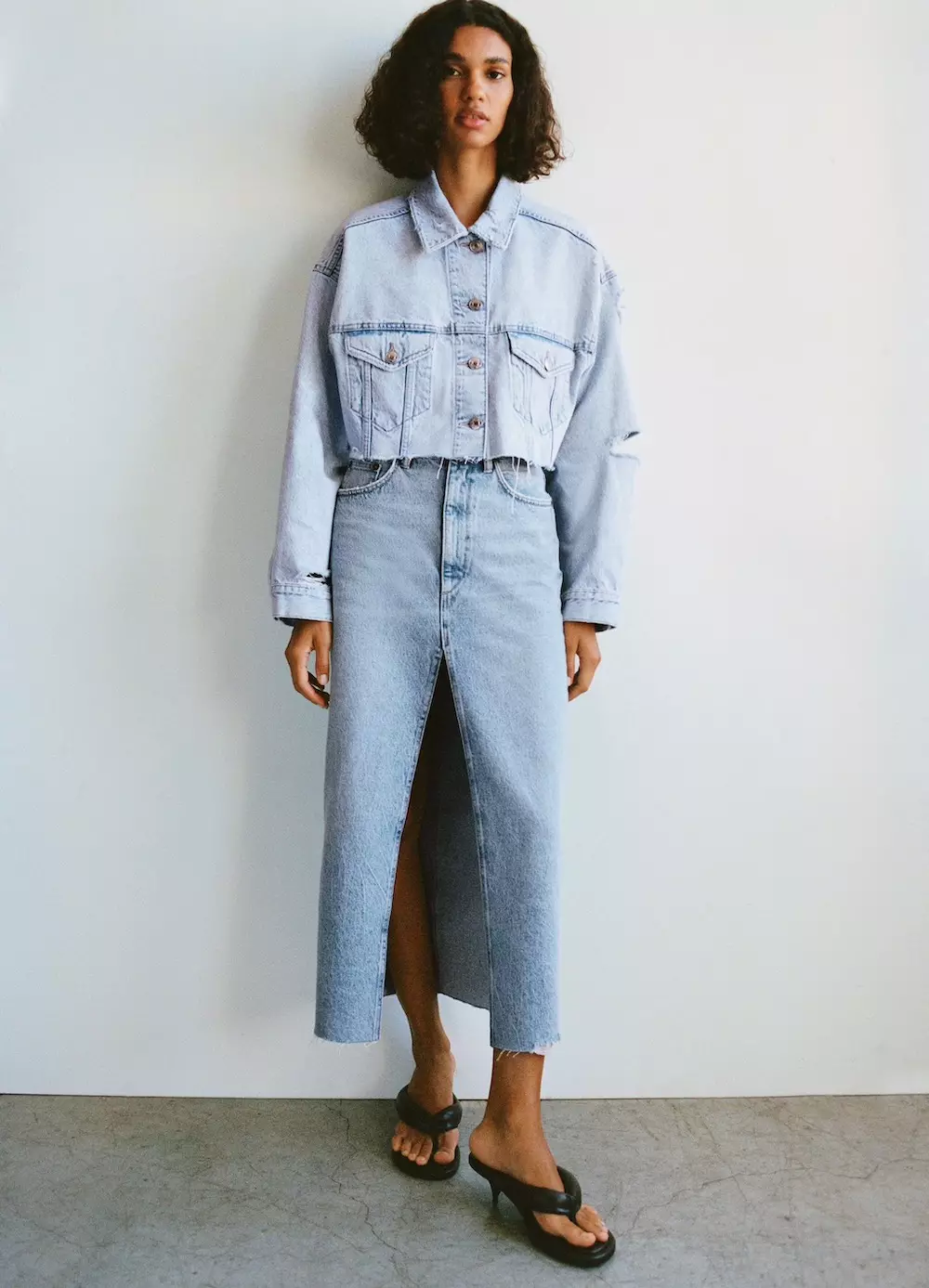 Skirts Denim ຕົກເປັນມູນຄ່າການຄ້າທັງຫມົດໃນ jeans ຂອງທ່ານສໍາລັບ 2285_17