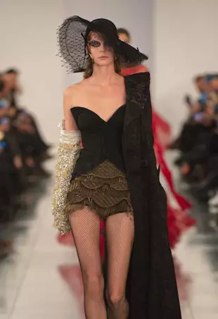 Maison Margiela Spring 2015 Couture Runway Review အတွက် John Galliano