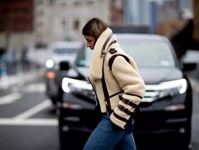 街头风格：2017 年秋季推出了羊毛夹克和外套。