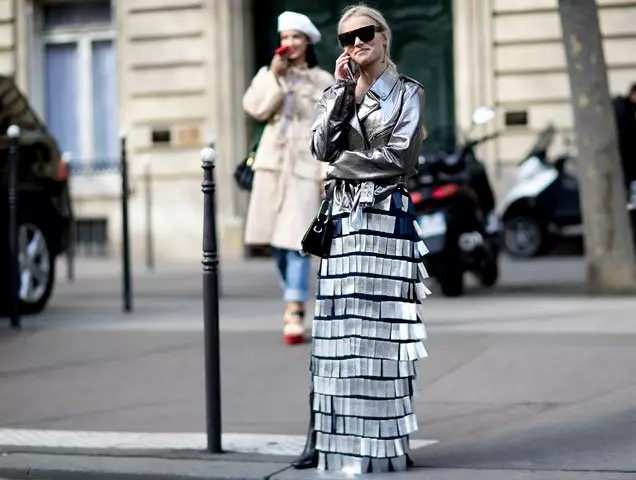 Сріблястий наряд від Paris Street Style весна 2017