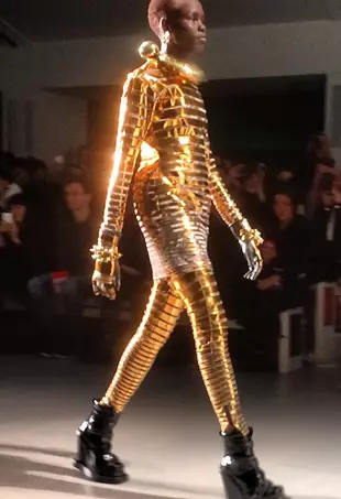 Cyborg Moroccan Goth, Teenage Tom Ford- û Zêdetir Tweetên Fashion ji #LFW