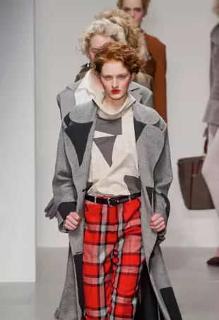 Vivienne Westwood Red Label Fall 2014 Runway ပြန်လည်သုံးသပ်ခြင်း။