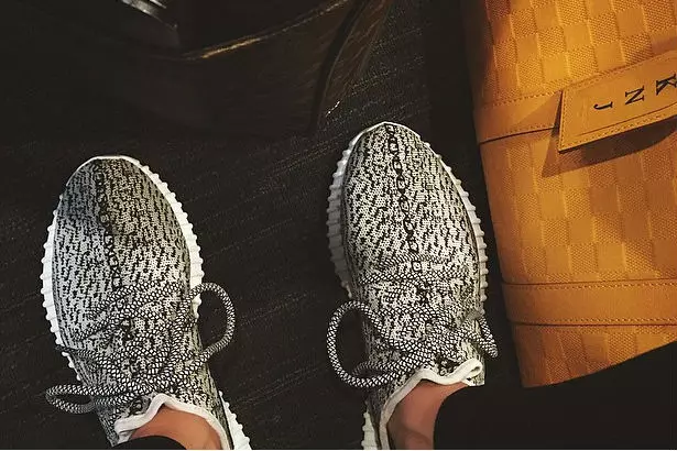 Yeezy بوسټ 350