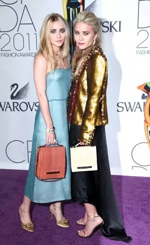 אשלי אולסן ומרי-קייט אולסן 2011 פרסי האופנה CFDA ניו יורק יוני 2011