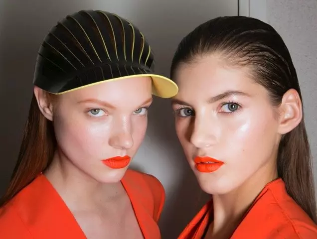 john-galliano-spring-2014-orange-lip-glossy-skin-hat