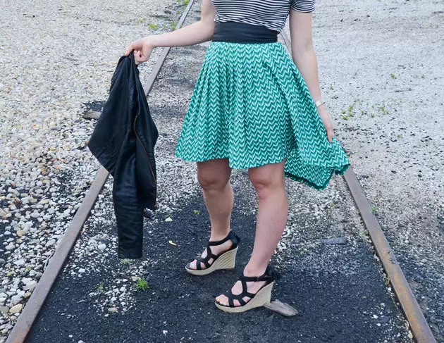 τελειωμένη DIY φούστα ψηλά-χαμηλή