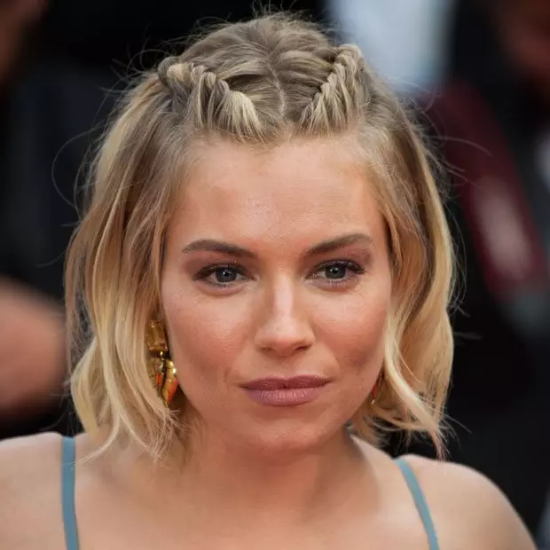 Sienna Miller 向我们展示了如何优雅地长出刘海