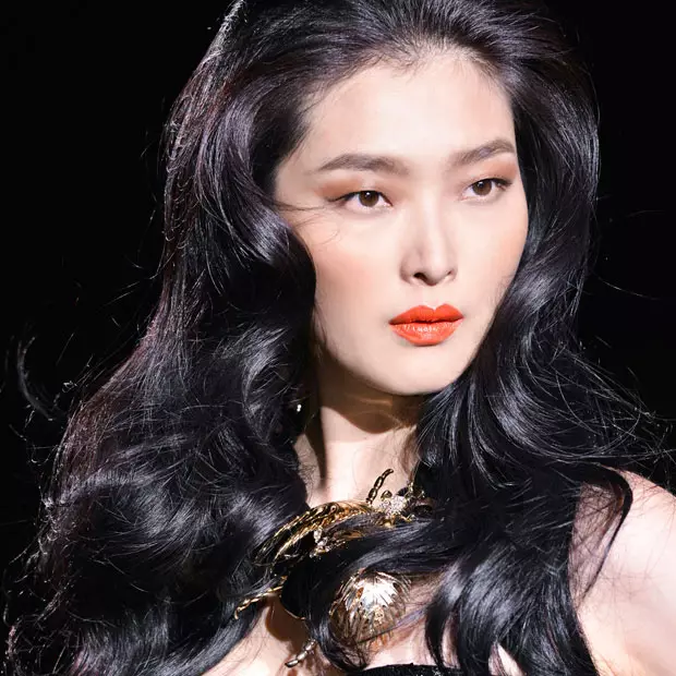 rambut ngagulung ti DSquared Spring 2014