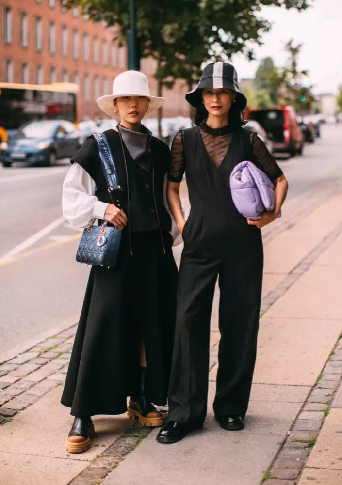 Street Style: Týždeň módy v Kodani, jar 2022 277_5