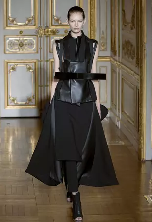 Rad Hourani Debuts Fréijoer-Summer 2014 Kollektioun op Paris Haute Couture Fashion Week