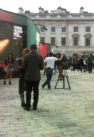 Java e Modës në Londër prezanton pop-upin e Somerset House