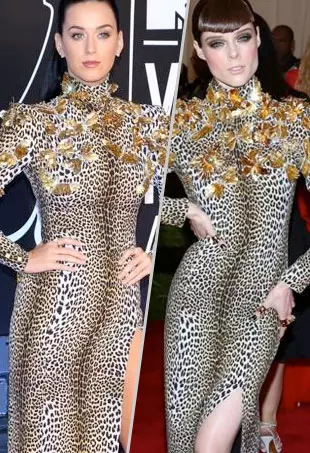 Seeing Double: Katy Perry และ Coco Rocha ตอบรับเสียงเรียกร้องของป่าใน Emanuel Ungaro และเซเลบที่เข้าคู่กัน