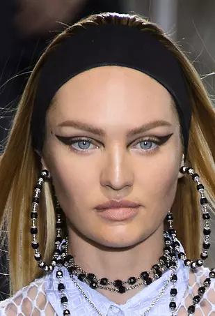 Maak de haarlook van Givenchy lente 2015 opnieuw