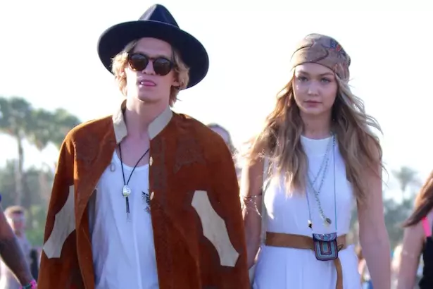 Cody Simpson และ Gigi Hadid ที่ Coachella