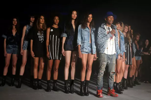 L'artista di registrazione Pharrell Williams partecipa all'evento G-Star RAW Ocean Night durante la Mercedes-Benz Fashion Week primavera 2015