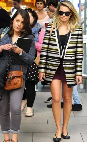 Margot-Robbie-Manchester-Piccadilly-station-agosto-2013