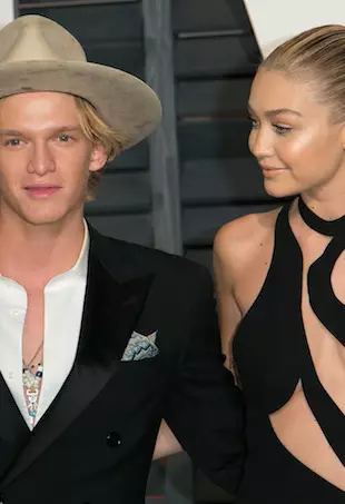 Odnos Codyja Simpsona z Gigi Hadid je bil "neprijeten"
