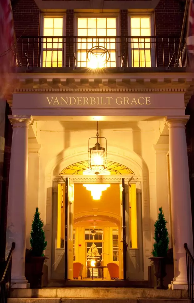 Vanderbilt Grace كونا نەپىس تۇيغۇلارنى تەمىنلەيدۇ.