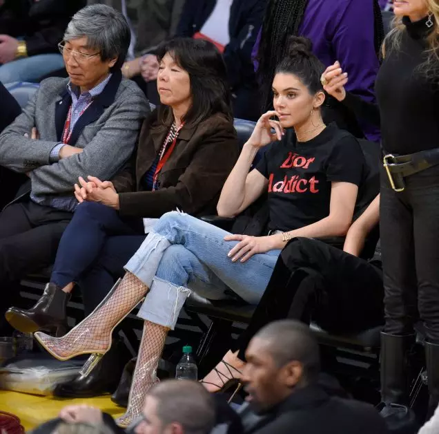 Kendall Jenner ing $49 Eros boots (ora Yeezys).