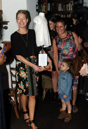 Victoria Beckham a vândut hainele vechi ale lui Harper pentru caritate