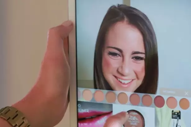 أفضل تطبيقات التجميل: الواقع المعزز يغير طريقة تسوقنا للماكياج