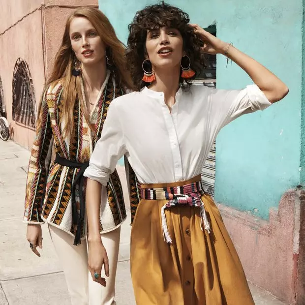 A H&M 2016. tavaszi kampánya, főszereplők: Rianne van Rompaey és Mica Arganaraz