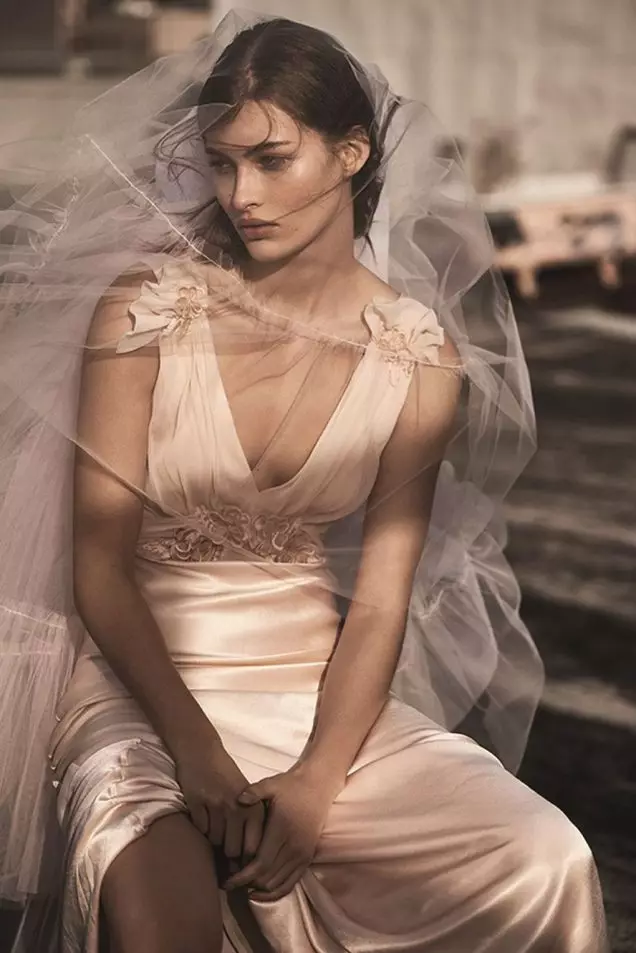 ග්‍රේස් එලිසබෙත් Topshop Bridal පෙනුමෙන්; රූපය: Topshop