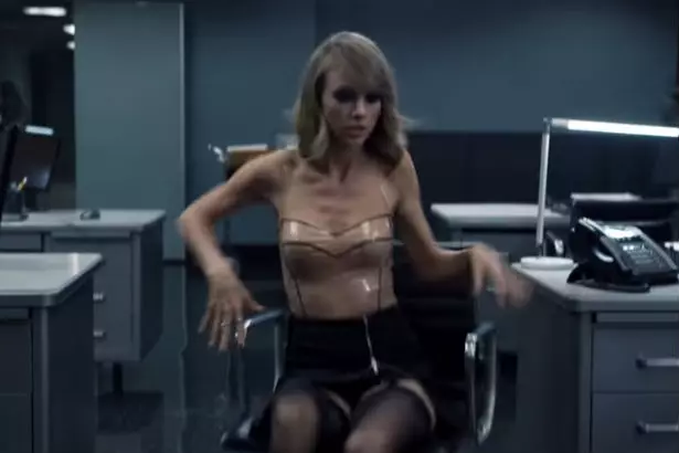 Un sexy shop di Los Angeles ha guardato il video musicale di "Bad Blood" di Taylor Swift