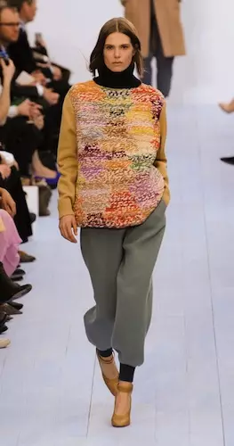 Kolm võimalust Constance Jablonskist, Naomie Harrisest ja Leigh Lezarkist inspireeritud paksude kudumite kandmiseks