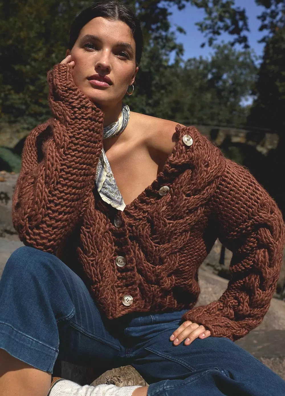 Awọn Sweaters Cable-Knit Ti o Jina Lati Ipilẹ 67_15