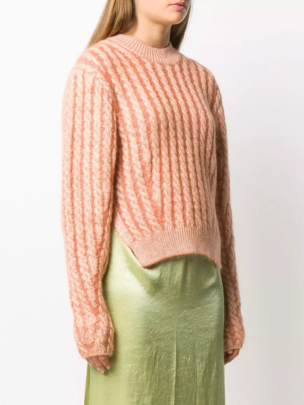 केबल-बुनना स्वेटर जो बुनियादी से दूर हैं 67_3