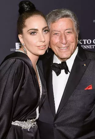 Link Buzz: Tony Bennett, Lady Gaga Front H&M Holiday Campaign, Olivier Rousteing fai o #IceBucketChallenge