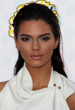 Aconsegueix el look de bellesa Icy Glamazon de Kendall Jenner a casa