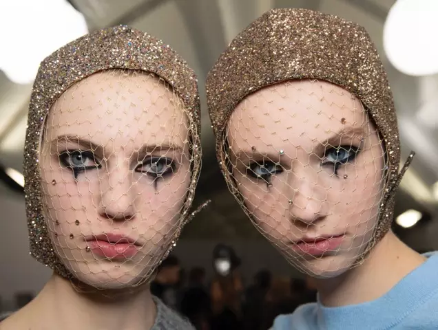 Best Beauty Looks Mula sa Spring 2019 Haute Couture Shows